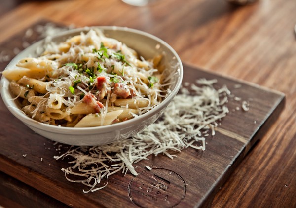 37 date night ideas for under R300 - Eat Out