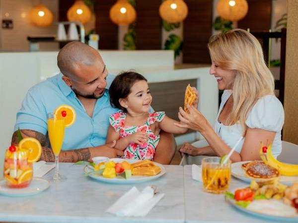 80 child-friendly restaurants with outdoor play areas - Eat Out