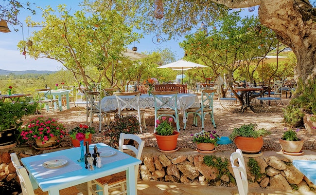 Restaurants in Pretoria with beautiful outdoor dining spaces - Eat Out