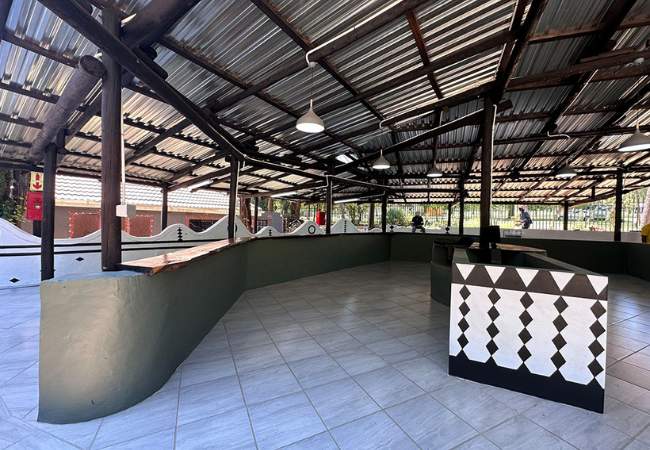 Legendary Soweto restaurant Sakhumzi has opened at Zoo Lake - Eat Out